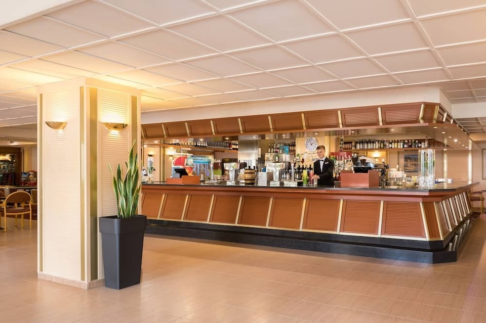 Htop Jadhe ex. Htop Calella Palace, Calella Hotels - Skyscanner