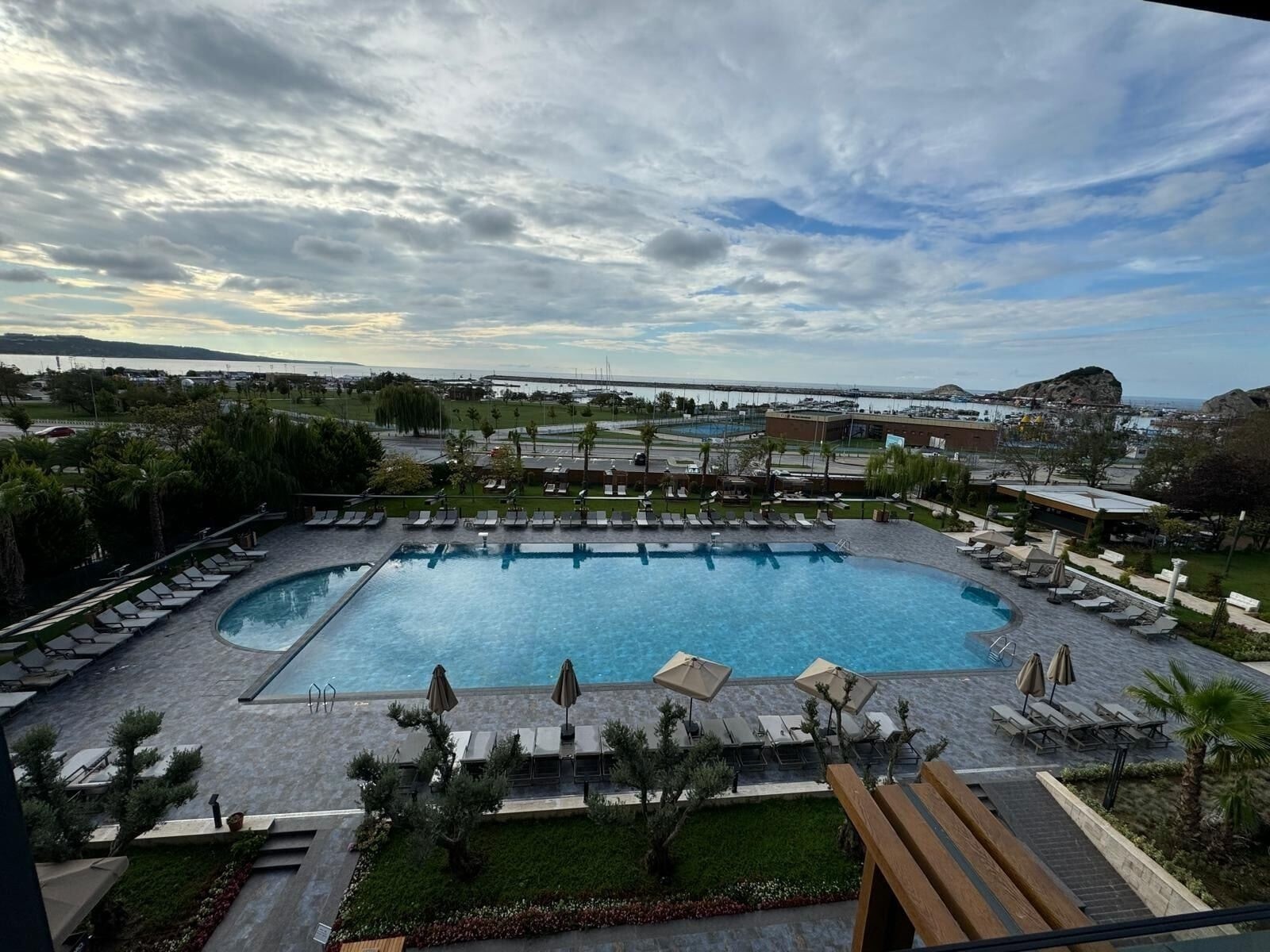 OffSeasonTrip.com - The Best Off-Season Travel Deals