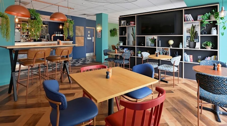 Travelodge London Acton, London Hotels - Skyscanner