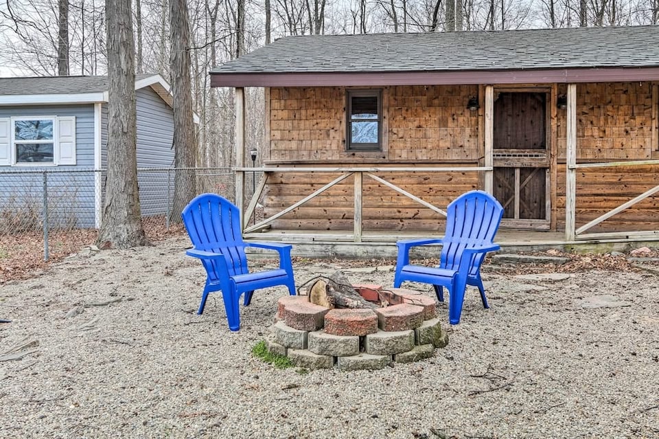 Covered Deck, Fire Pit Hunstville Gem on the Lake, O'Connor Point ...