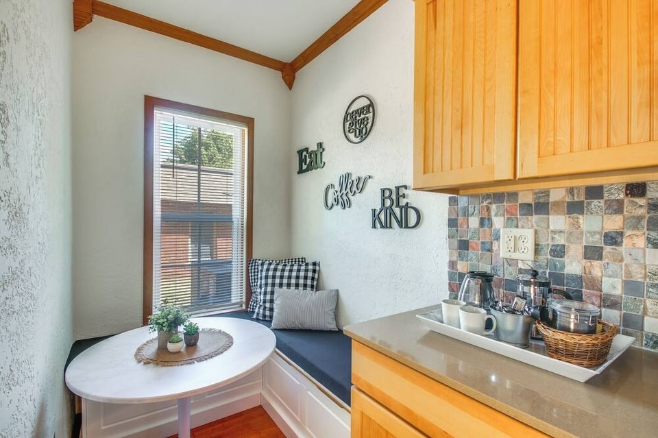 Walk to Town and 3 Mi to Fort Sill Home in Lawton!, 劳顿 - Skyscanner