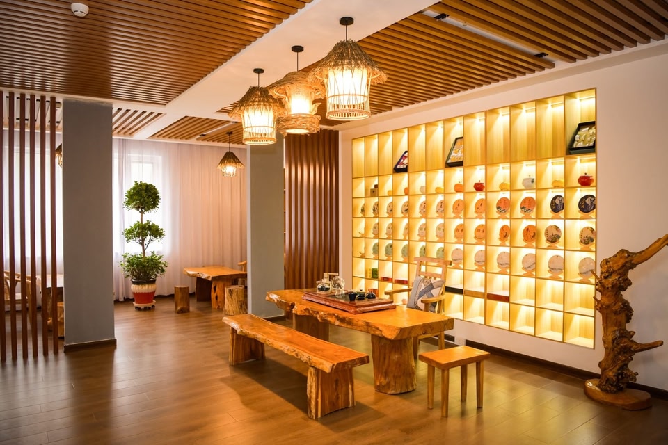 Yining Silk Road Pastoral Song Chenwai City Hotel, Yining Hotels ...