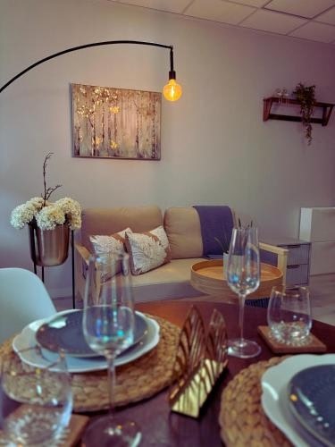 Stylish Double Room Park Royal with off-site Gym Access to Showers ...