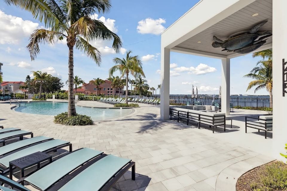 Beachside Deluxe | 2025 Updated Prices | Hotels | Skyscanner