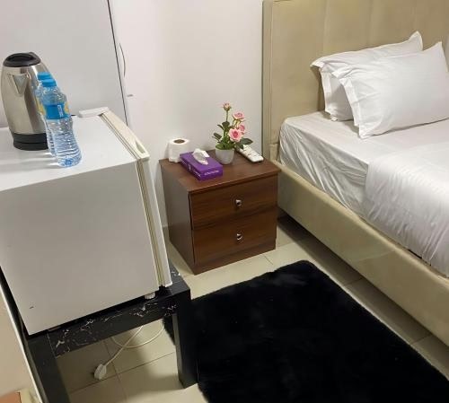 Lovely Master Room Stay Abu Dhabi, Abu Dhabi Hotels - Skyscanner