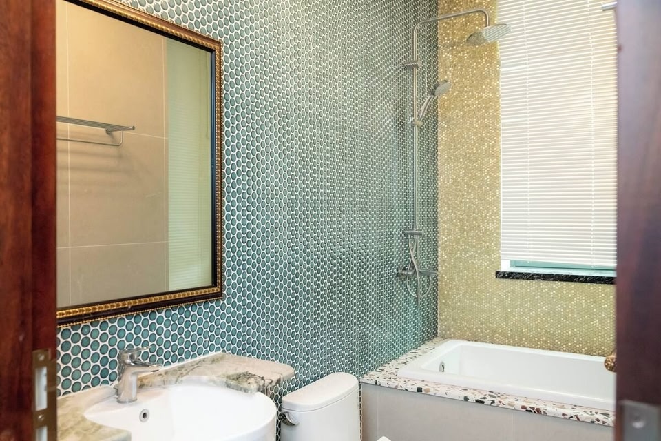 Misaki Tan Son Nhat Airport - Vietjet air Terminal 1 & 2 - Free Parking ...