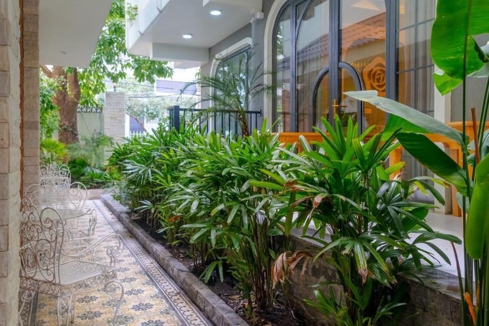 Misaki Tan Son Nhat Airport - Vietjet air Terminal 1 & 2 - Free Parking ...