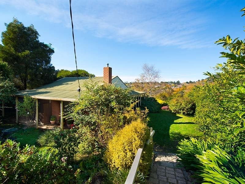 Tara Cottage - pet Friendly, Daylesford Hotels - Skyscanner