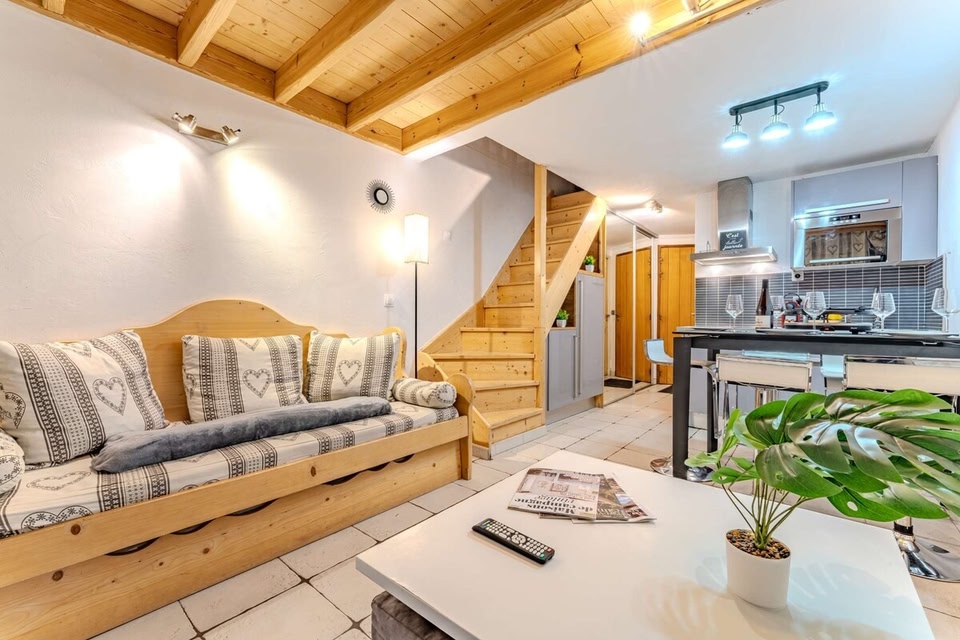 Val Thorens Heart of Resort Ski, Charm & Comfort, Saint-Martin-de ...