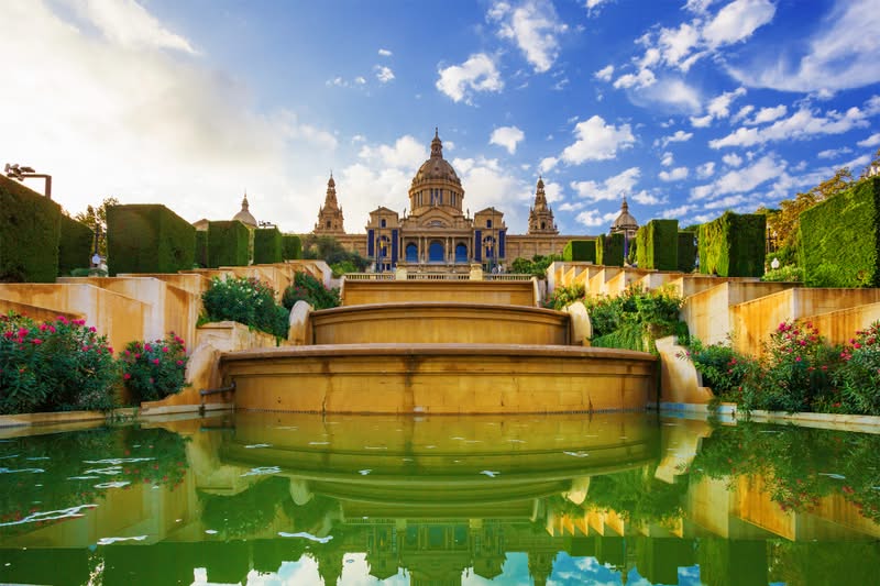 BARCELLONA cosa vedere: le 10 attrazioni più importanti BARCELLONA cosa vedere: le 10 attrazioni più importanti