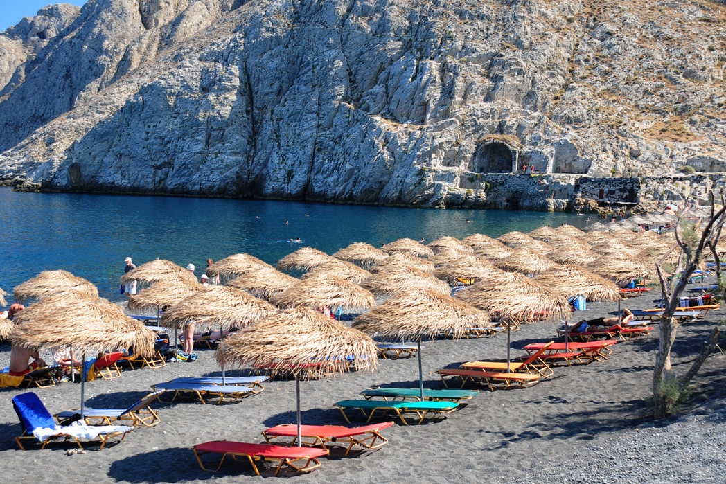 Τα πιο φθηνά ακτοπλοϊκά εισιτήρια για Σαντορίνη με τη Skyscanner