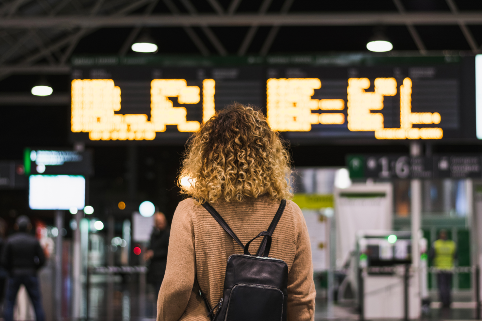 Airline customer service phone numbers | Skyscanner UK
