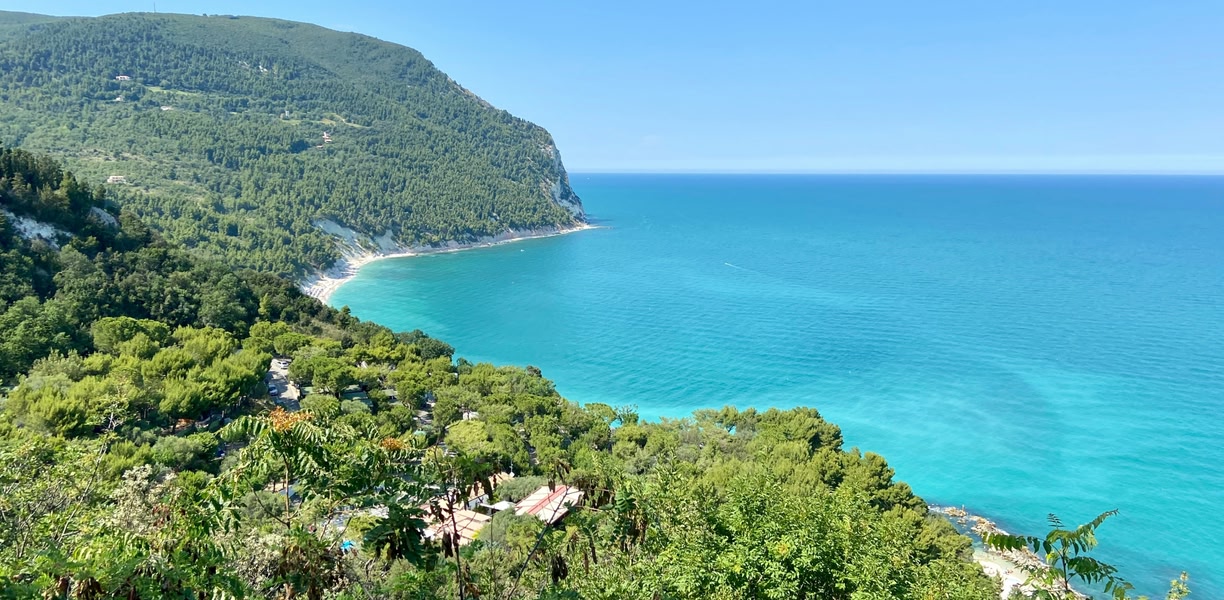 Le 10 spiagge più belle delle Marche